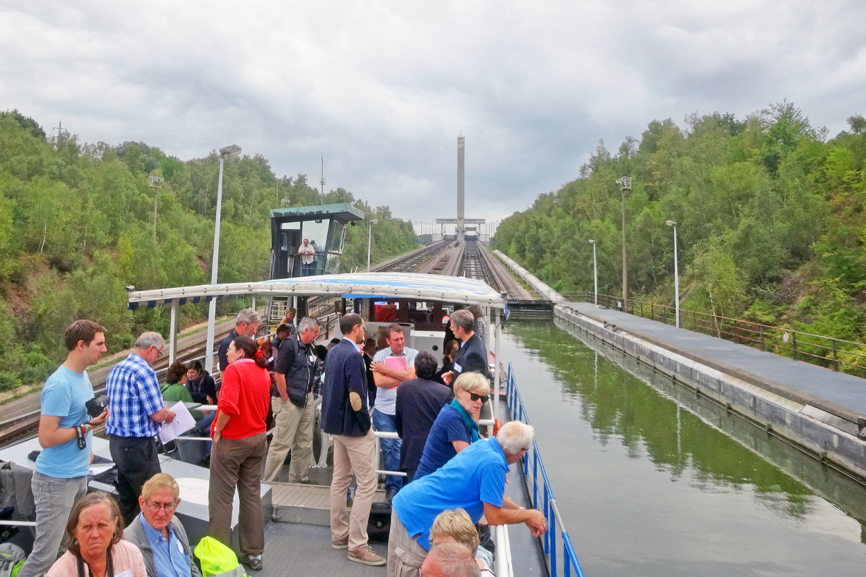 Rivertours - Varen. Ontdekken. Genieten. Neem deel aan een gegidste ...
